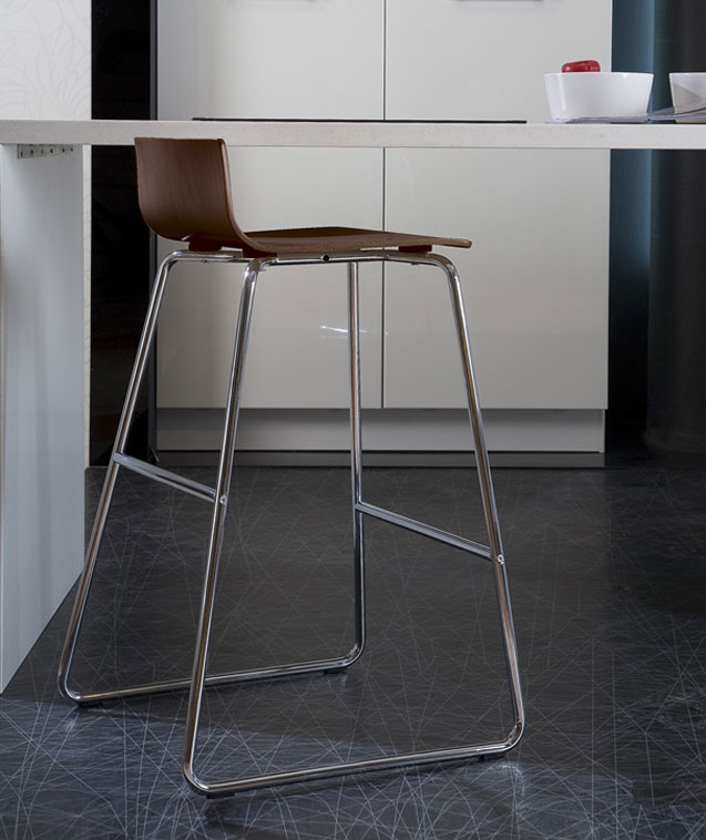 "Cafe VII" Hocker Wooden Bar Stool